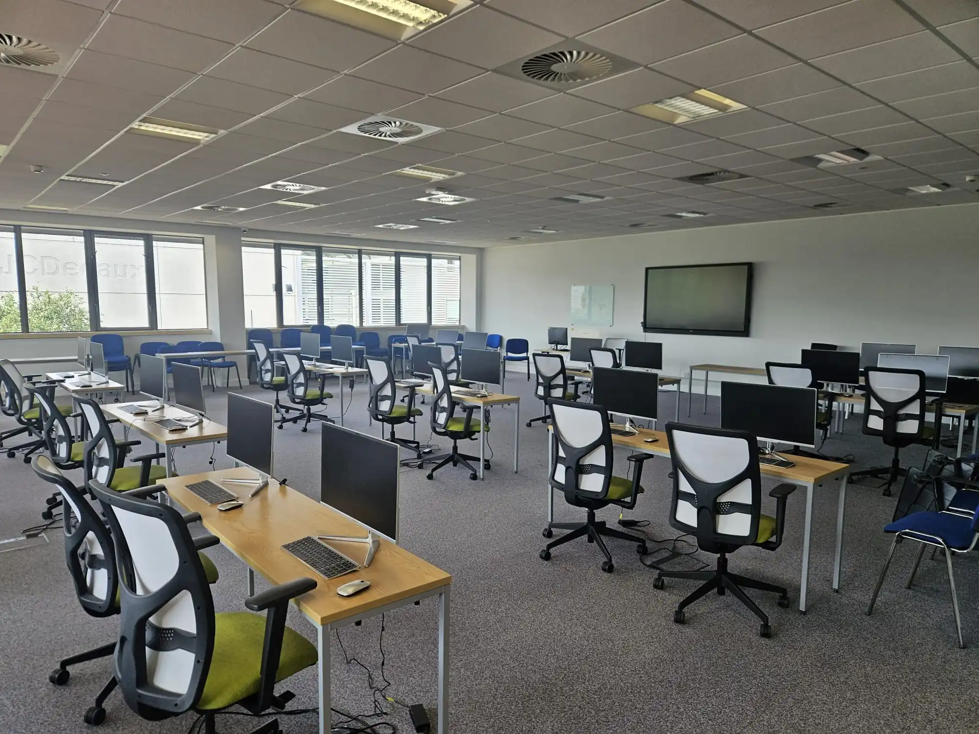 London Academy For Applied Technology – Learn Today, Lead Tomorrow